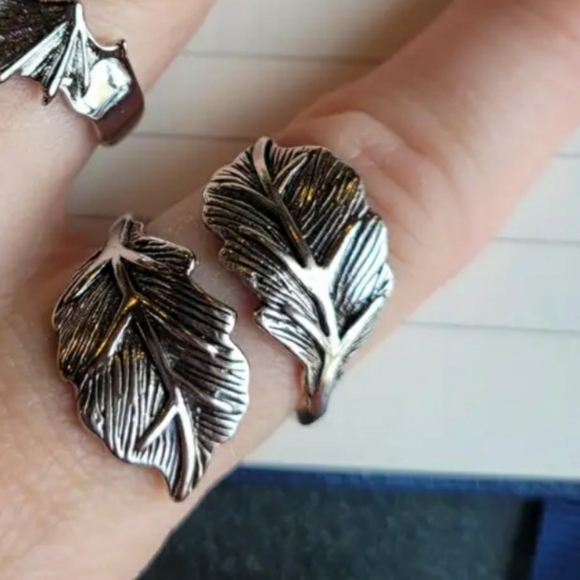PONCRAFTS | Jewelry | Vintage Double Leaf Open Ring | Poshmark